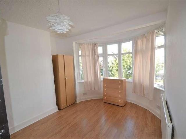 Braemar Avenue, London, NW10