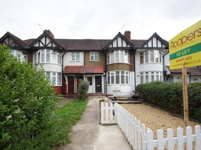 Braemar Avenue, London, NW10 2 bed maisonette to rent £1,800 pcm £415 pw