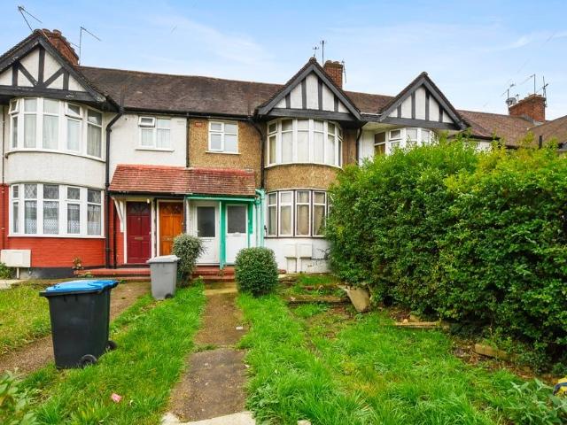 Braemar Avenue, London NW10, 2 bed maisonette to rent, £1,900 pcm | PrimeLocation