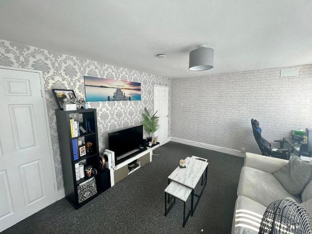 Braemar Close, Coventry CV2, 2 bed property to rent, £925 pcm | PrimeLocation
