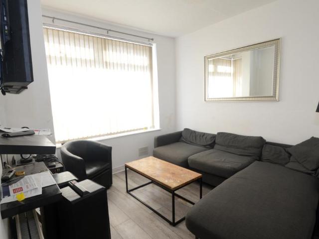 Braemar Road, Manchester M14 4 bed terraced house to rent £2,080 pcm £480 pw