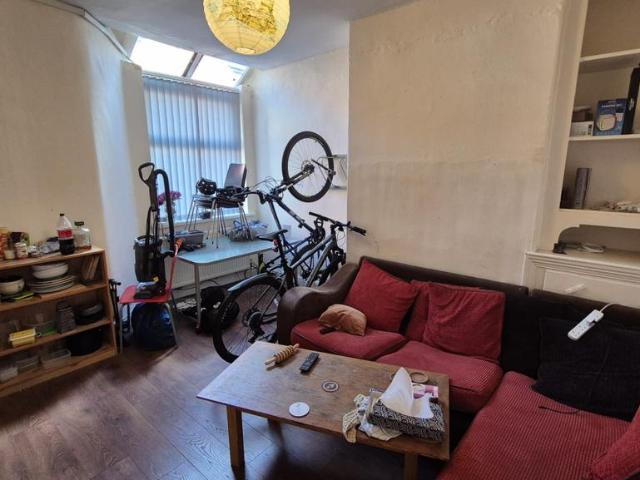 Braemer Road, M14 6PN 4 bed terraced house to rent £1,733 pcm £400 pw