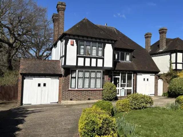 Braeside, London, BR3 1ST, United Kingdom | 4 bed house for rent #167381671 | Rentberry