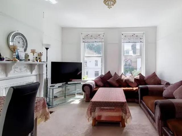 Braggs, 341 Ballards Lane, London, N12 8LJ, United Kingdom | 3 bed duplex for rent #168086054 | Rentberry