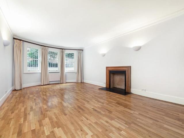 Braham Gardens, London, SW5 Century 21 United Kingdom