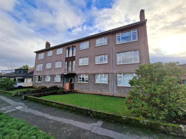 Braidholm Road, Giffnock, Glasgow G46, 3 bed flat to rent, £1,250 pcm | PrimeLocation