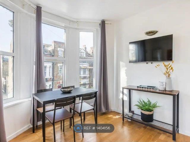 Brailsford Road, London SW2, 3 bed flat to rent, £2,700 pcm | PrimeLocation