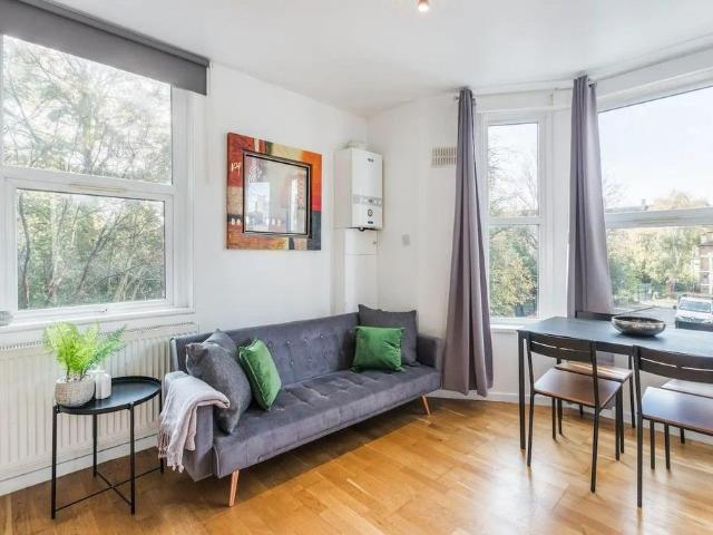 Brailsford Road, London 8 bed semi detached house to rent £8,000 pcm £1,846 pw