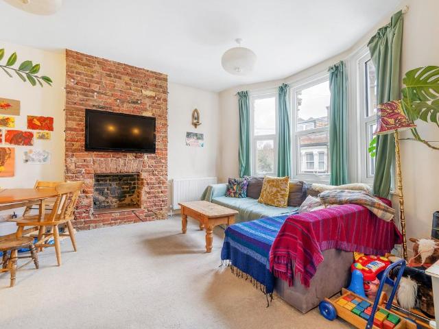 Brailsford Road SW2, 2 bed flat to rent, £2,500 pcm | PrimeLocation