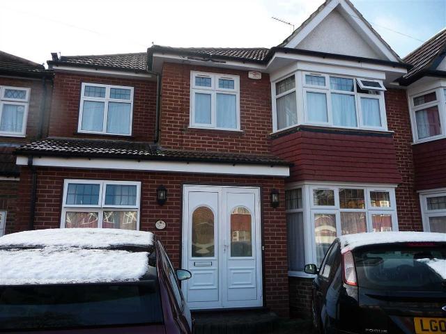 Braithwaite Gardens, Stanmore, Stanmore HA7, 4 bed semi detached house to rent, £2,800 pcm | PrimeLocation