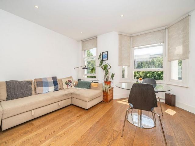 Bramber Road, London W14 1 bed flat to rent £2,250 pcm £519 pw
