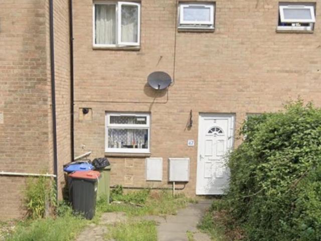 Bramble Avenue, Conniburrow, Milton. 2 bed terraced house to rent £1,295 pcm £299 pw