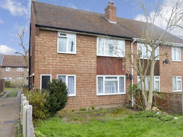 Brambles Close, Isleworth 2 bed maisonette to rent £1,850 pcm £427 pw