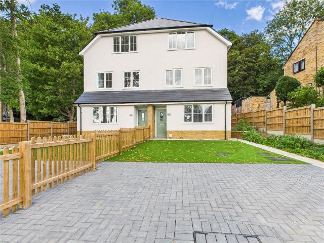 Brambletye Park Road, Redhill, Surrey RH1, Room to rent, £875 pcm | PrimeLocation