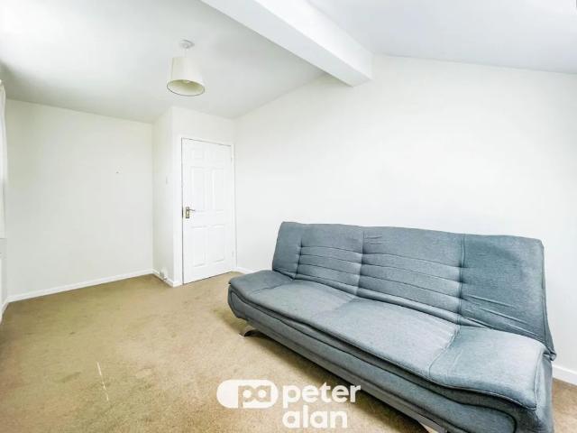 Brambling Drive, Thornhill