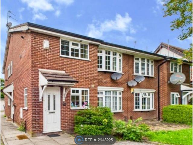 Bramhall Lane, Davenport SK3, 2 bed maisonette to rent, £1,100 pcm | PrimeLocation