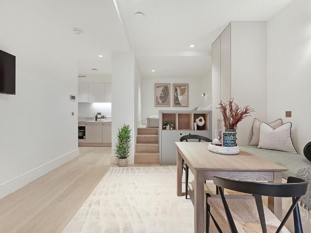 Bramham Gardens, London SW5, Studio to rent, £2,500 pcm | PrimeLocation