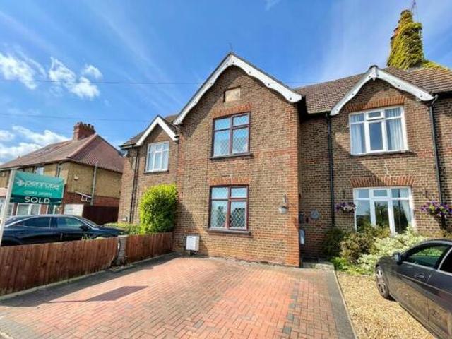 Bramingham Road, Brightmans Cottages, Luton, 2 Bedroom Terraced