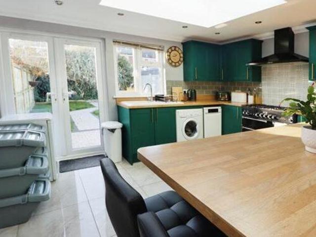 Bramley Close, Alresford, 3 Bedroom Semi detached