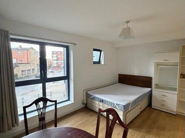 Bramley Cres, Gants Hill IG2, Studio to rent, £1,150 pcm | PrimeLocation