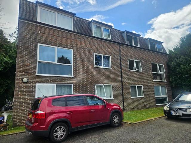 Bramley Hill, South Croydon, CR2 2 bed apartment to rent £1,700 pcm £392 pw