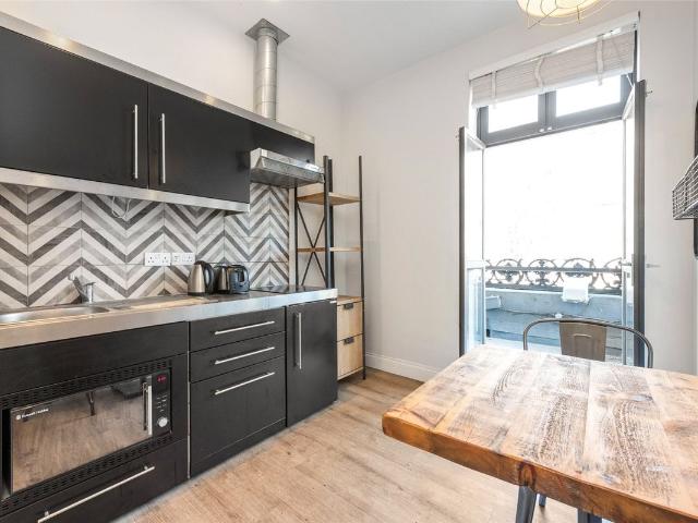 Bramley Road, Keningston, London W10, Studio to rent, £1,200 pcm | PrimeLocation
