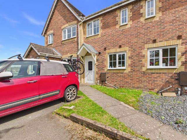 Bramling Cross Road, Burton On Trent, Staffordshire DE14, 2 bed terraced house to rent, £925 pcm | PrimeLocation