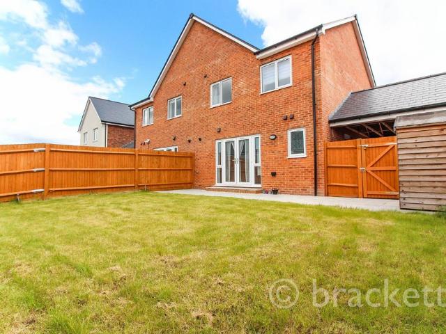 Bramling Crescent, Tunbridge Wells, TN2 3 bed semi detached house to rent £2,450 pcm £565 pw