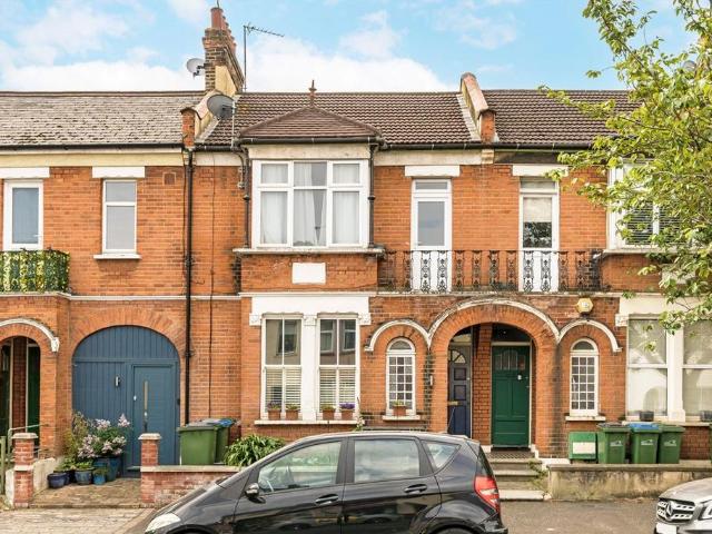 Bramshot Avenue, Charlton 2 bed maisonette to rent £2,100 pcm £485 pw