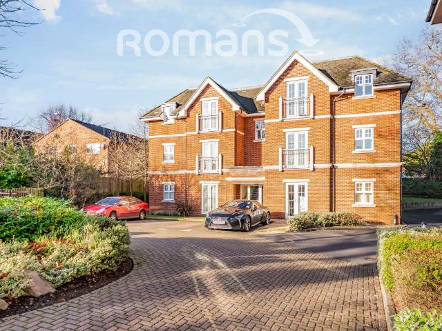 Bramshott Place, Fleet GU51, 2 bed flat to rent, £1,400 pcm | PrimeLocation