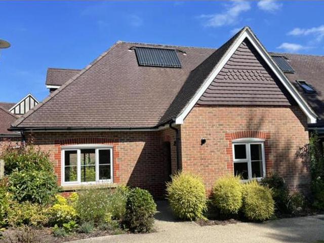 Bramshott Place, Hooke Court, Liphook, 2 Bedroom Retirement