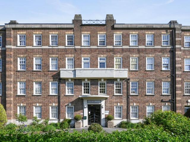 Brampton Court, Hendon, NW4 3 bed flat to rent £2,000 pcm £462 pw
