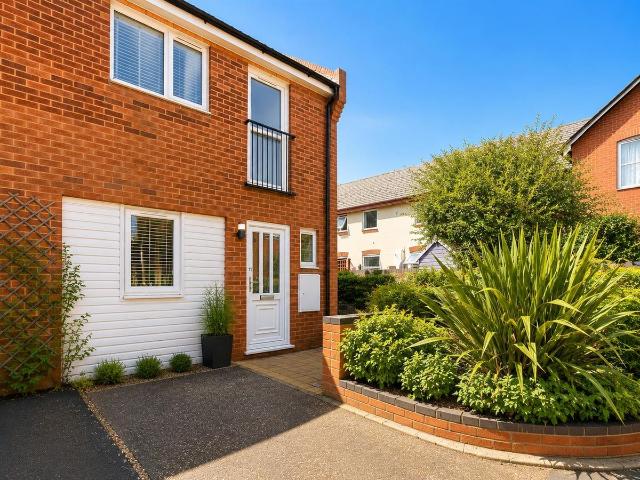 Brampton Court, Norwich NR5, 4 bed property to rent, £2,250 pcm | PrimeLocation