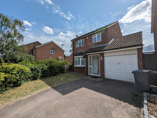 Brampton Close, Bedford, MK42 3 bed house to rent £1,550 pcm £358 pw