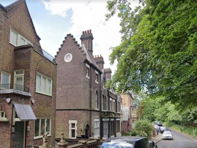 Branch Hill, London NW3, 2 bed flat to rent, £3,400 pcm | PrimeLocation