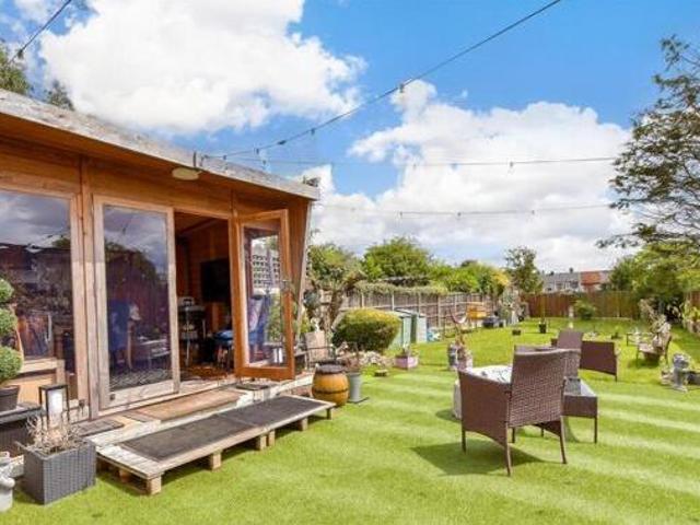 Branch Road, Ilford, 3 Bedroom End