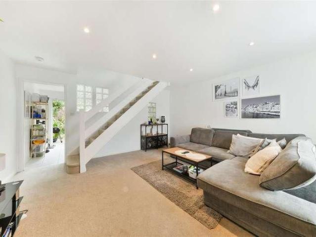 Brangwyn Crescent, Colliers Wood, SW19