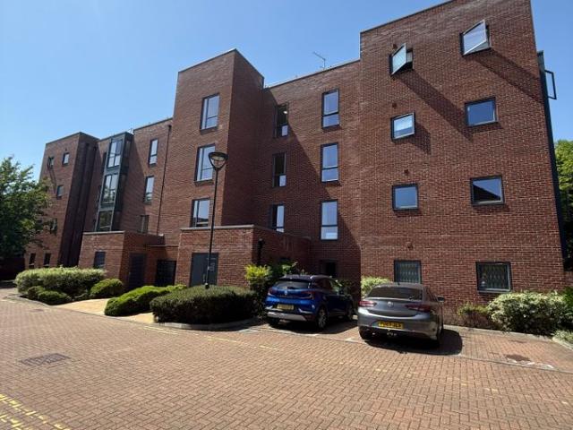 Brand Avenue, Uxbridge UB10, 1 bed flat to rent, £1,695 pcm | PrimeLocation