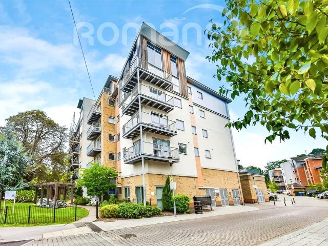 Brand House, Coombe Way, Farnborough GU14, 2 bed flat to rent, £1,300 pcm | PrimeLocation