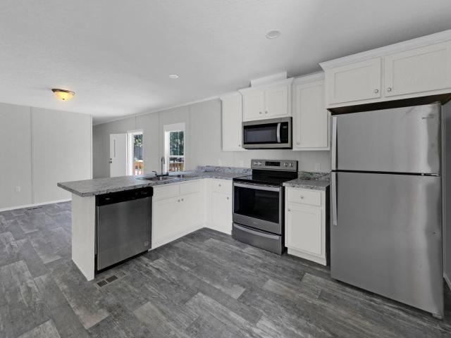 BRAND NEW 3 Bedroom/ 2 Bath LUXURY MOBILE HOME $1,850 mo