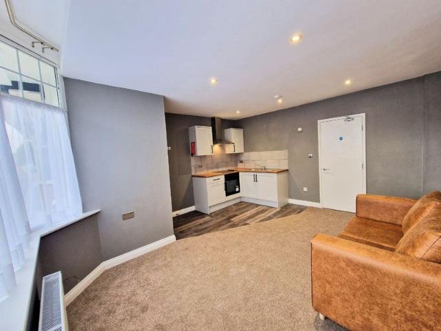 BRAND NEW 1 Bed Flat Near Northfield Train St
