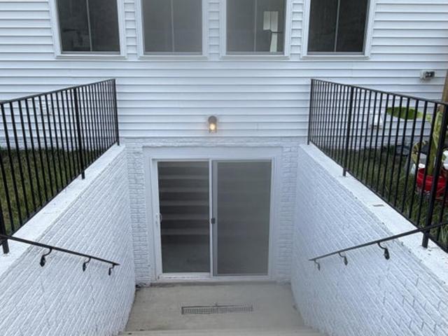 BRAND NEW 1 bedroom/1 Bathroom Basement Apartment