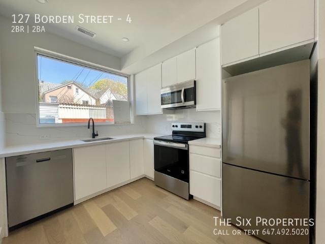 Brand New 2 Bed 1.5 Bath Coach House in Downtown Toronto