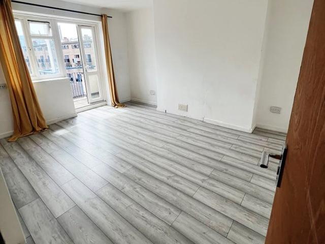 Brand New 2 Bed Flat In Old Street