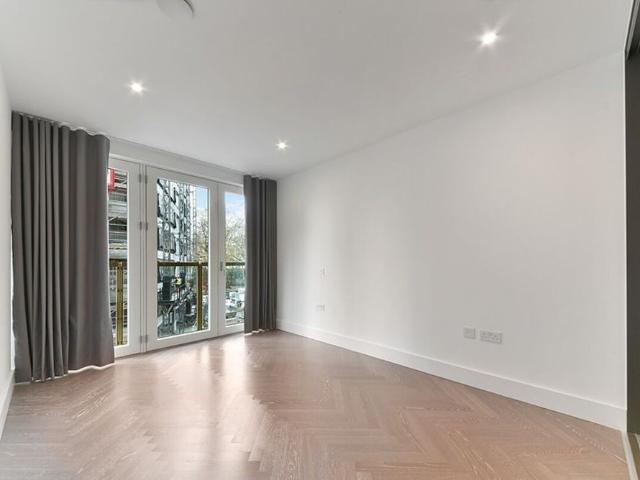 Brand new 2 bedroom apartment to rent in London Square Caledonian Road, N7