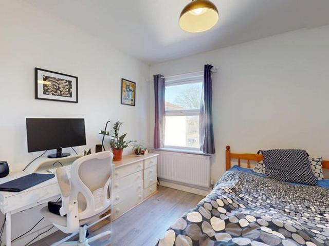 Brand New 4/5 Bed in Turnpike Lane