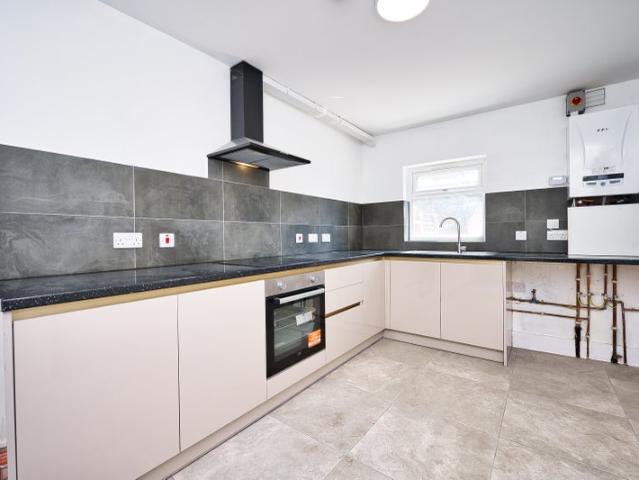 Brand New 4 Bed House near East Ham Underground E6