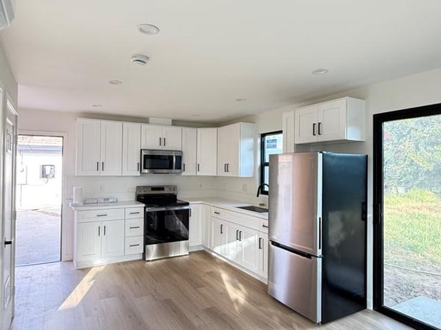 Brand New and Private Studio｜In unit Laundry