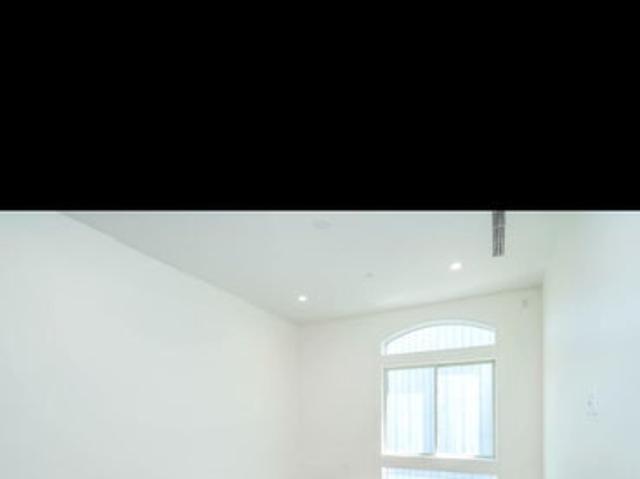 Brand new apartment with upscale kitchen
