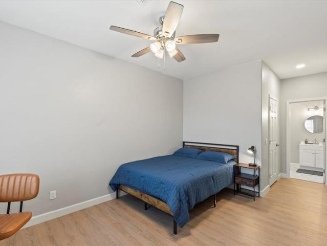 Brand New Barrio Hollywood Home, minutes from tran